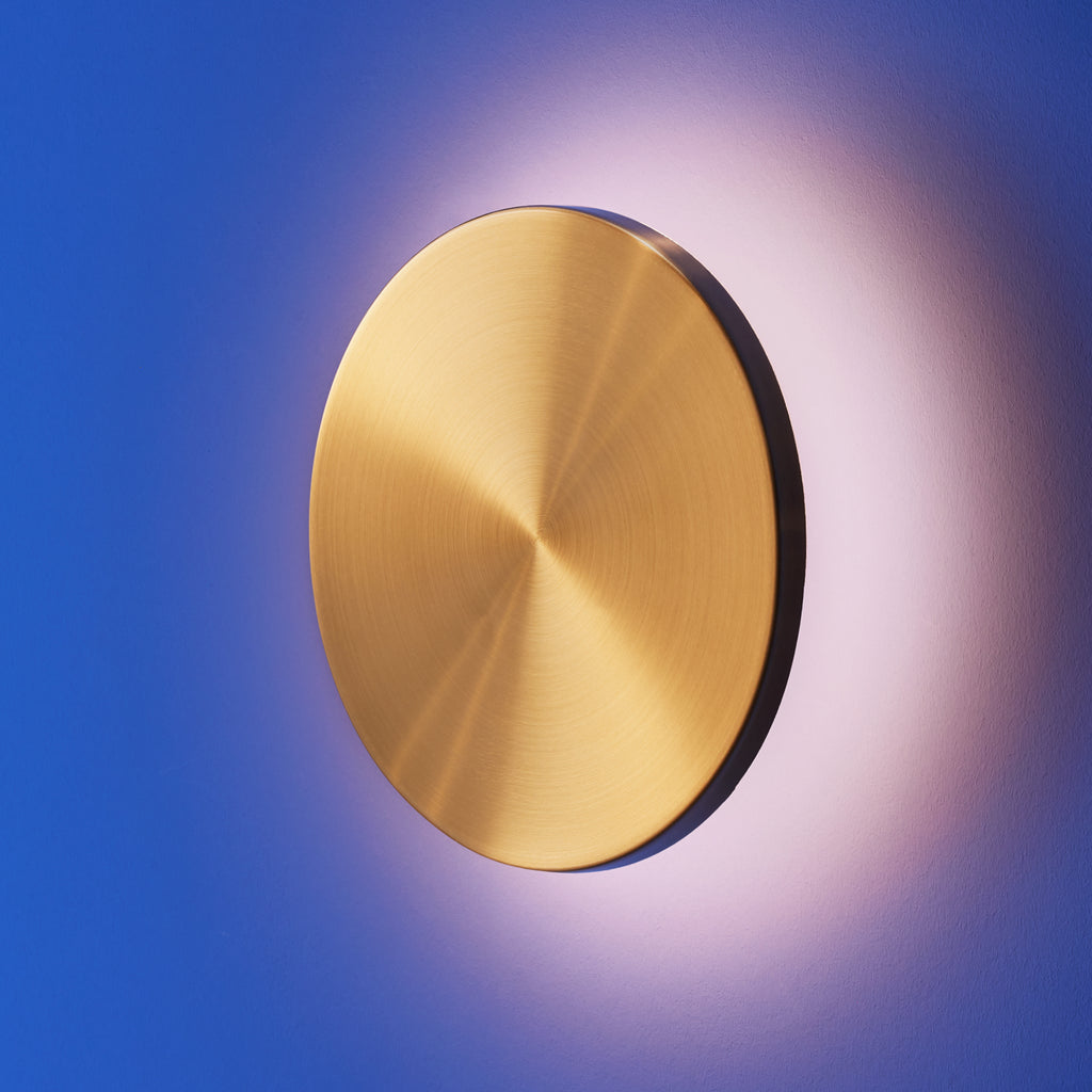 Regular Helios cordless wall sconce in brushed gold