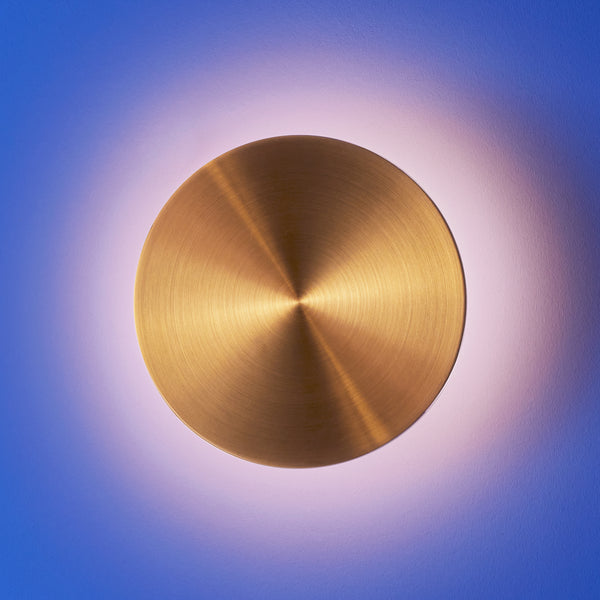 Regular Helios cordless wall sconce in brushed gold