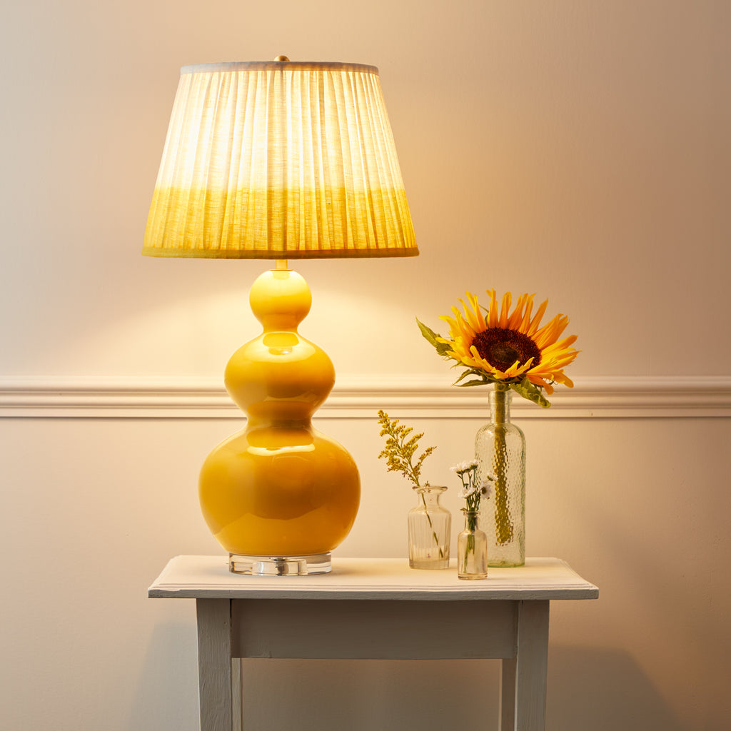 Murphy table lamp in yellow ceramic