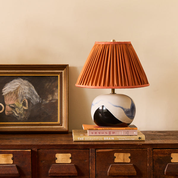 Robyn table lamp in blue and white ceramic