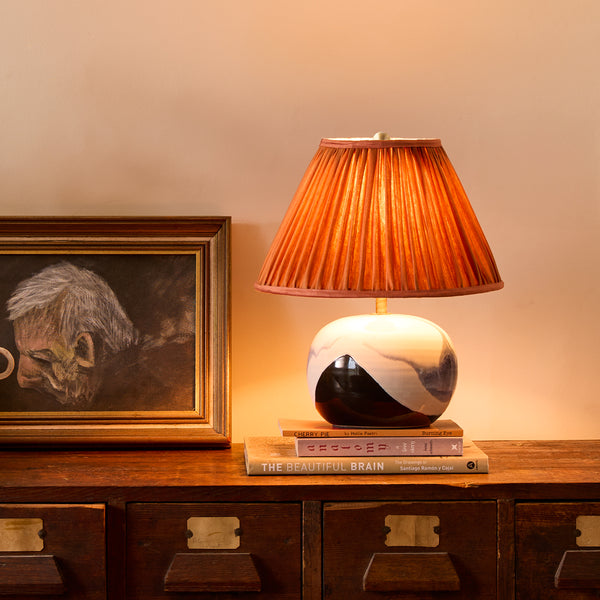 Robyn table lamp in blue and white ceramic