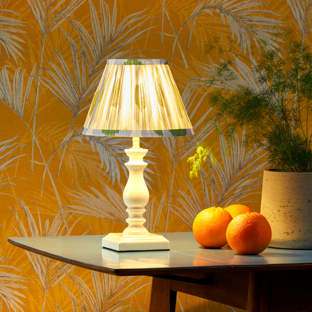 Wilma table lamp in cream